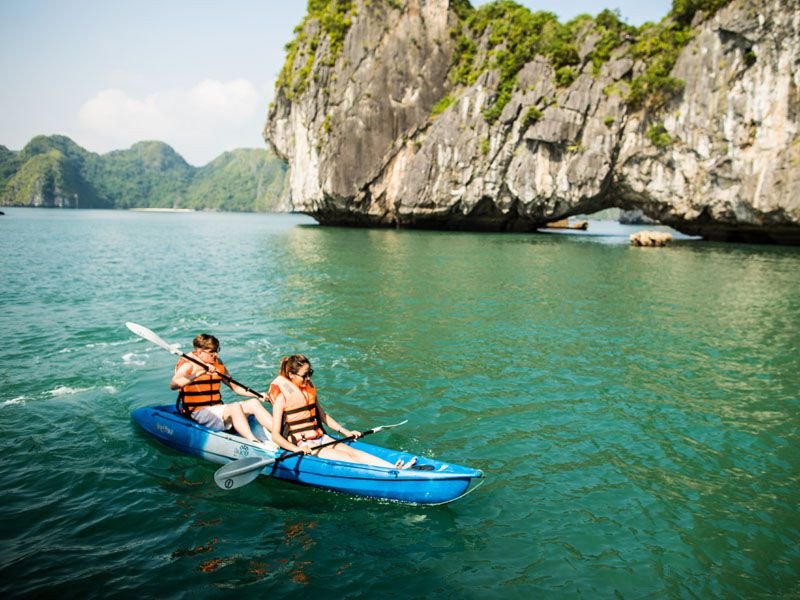 Kayaking in Halong Bay | Best Halong Bay Luxury Cruise// The Au Co Cruise